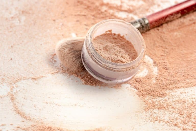 How To Use Body Shimmer Powder for Makeup - Treasurehouse of Makeup